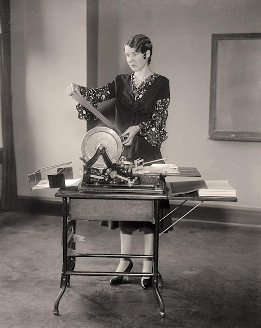 VEDA VEDA VEDA: The Edison Mimeograph